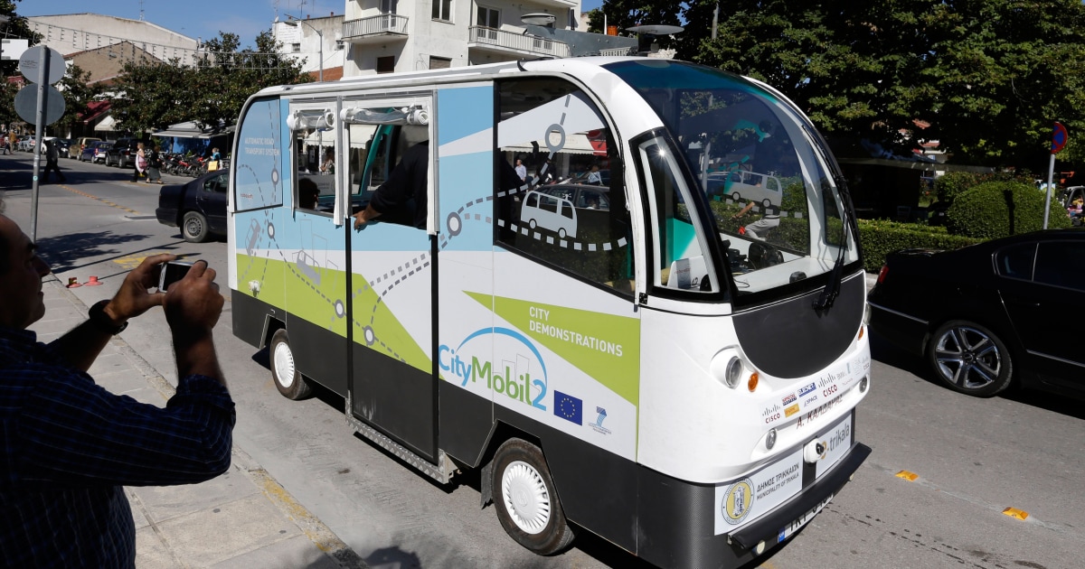 Driverless Bus Takes On Busy Streets, Bicyclists, Dogs in Greek Town