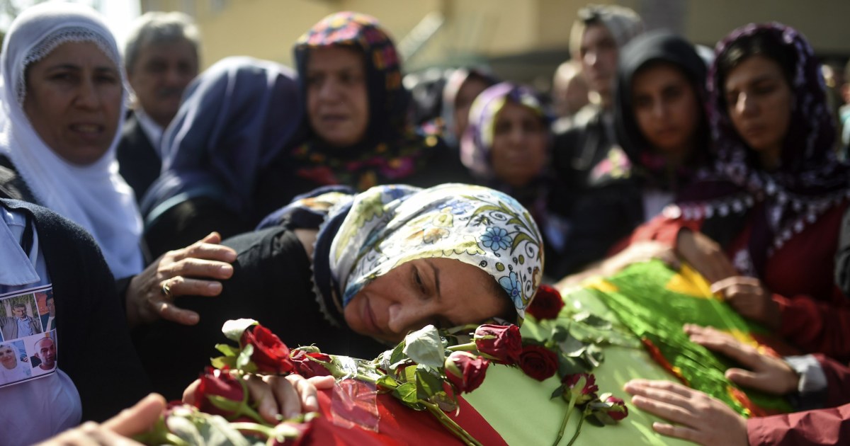 Thousands Mourn Victims of Twin Suicide Attacks in Turkey