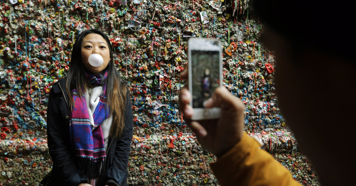 Bubble Rubble: Crews Clean Up Famed Seattle 'Gum Wall'