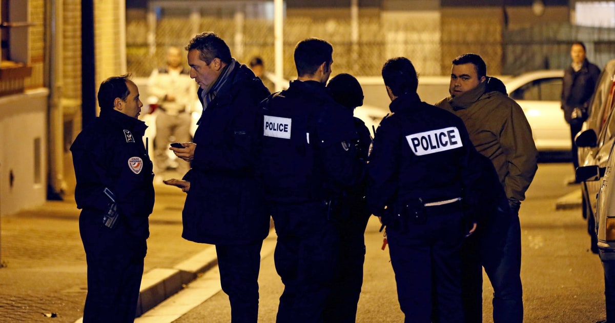 Explosive Belt Found in Paris Suburb