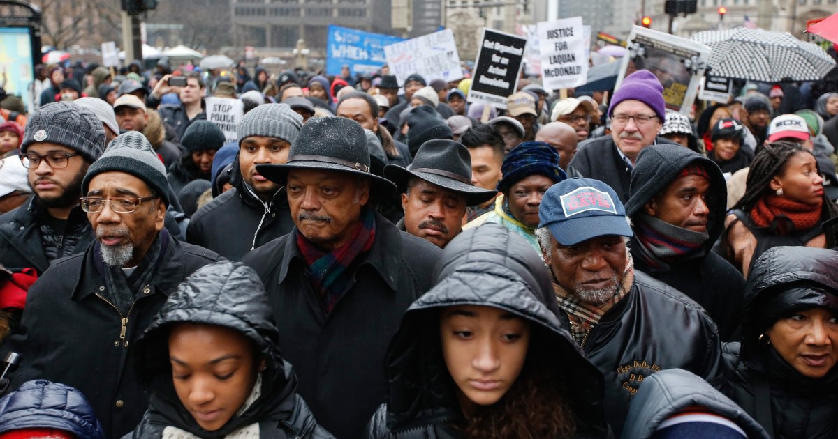 Laquan McDonald Shooting: Protesters Disrupt Black Friday Shopping in ...