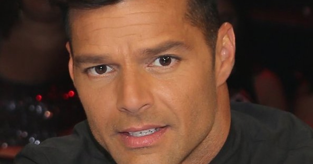 Ricky Martin Endorses Hillary Clinton, Calls Her 'Latina at Heart'