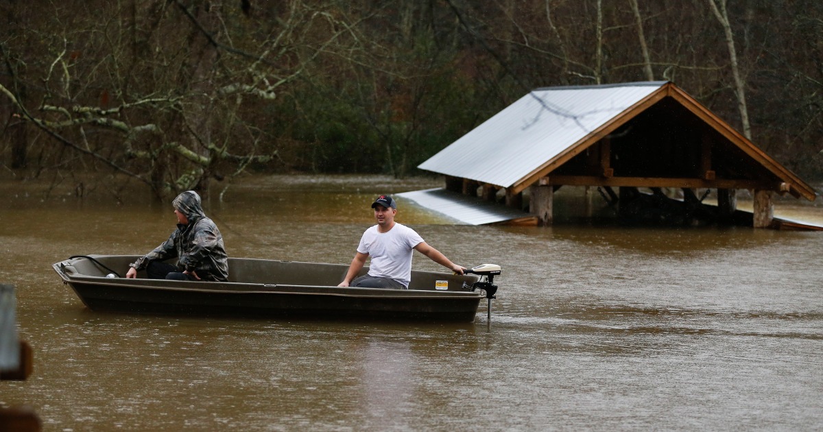Massive Flooding as Storm Pounds Central U.S.