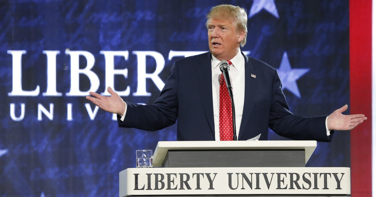 Trump Says He Would Make Apple Build Computers in U.S.