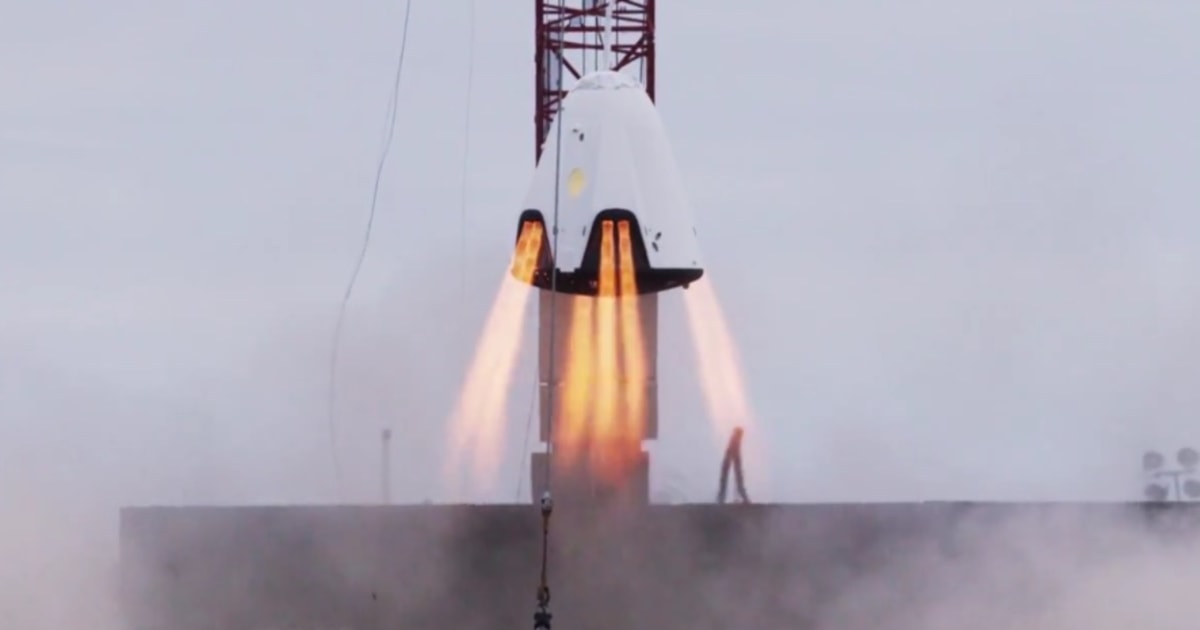 SpaceX Fires Up Dragon Crew Capsule in Hover Test