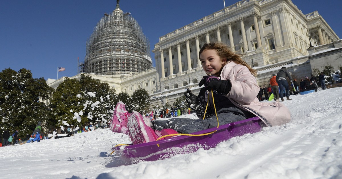 Sunday in Pictures: East Coast Snow Day and More