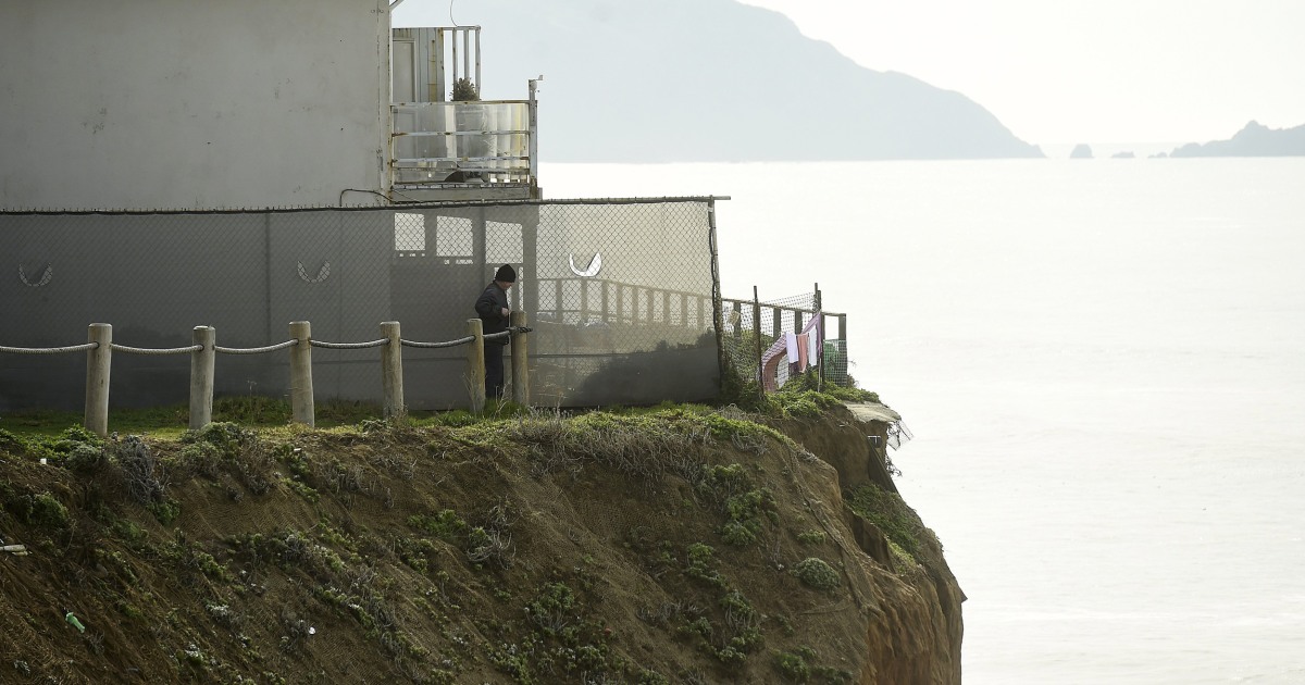 Pacifica Cliff Erosion Forces Out Residents on Precipice