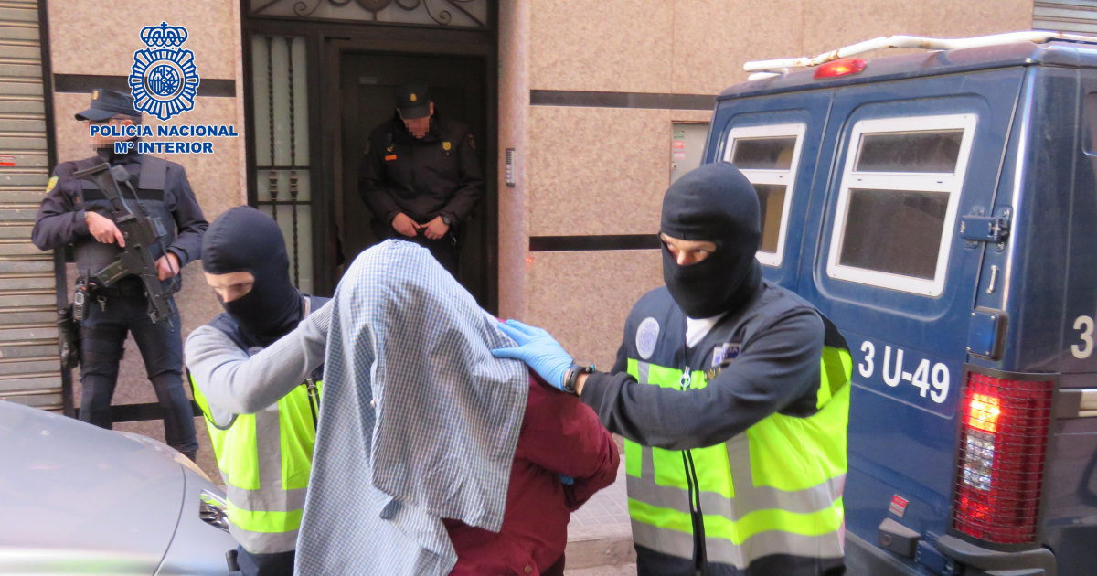 Spanish Raids Net Seven Suspected of Supplying Cash, Weapons to ISIS