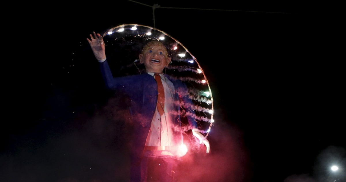 Mexicans Burn Donald Trump Effigies in Easter Ritual