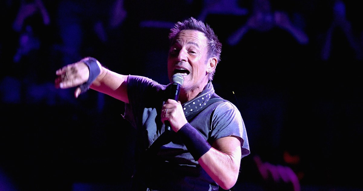 Tom Hanks, Bruce Springsteen Among Obama's Last Medal of Freedom Recipients