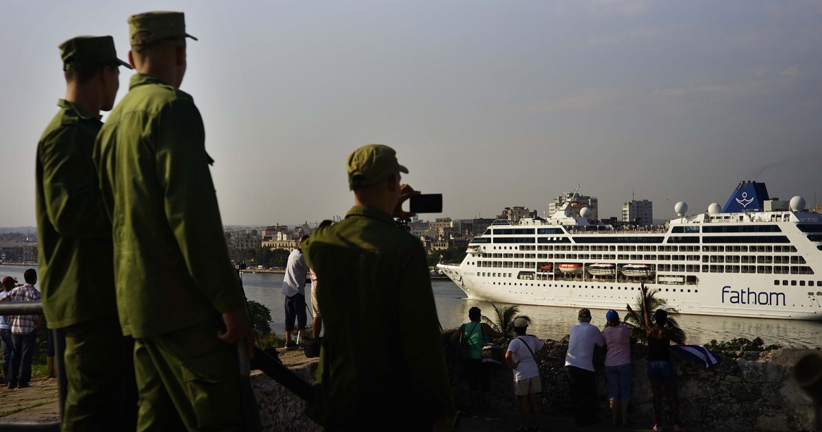 American Cruise Ship Docks Arrives in Cuba