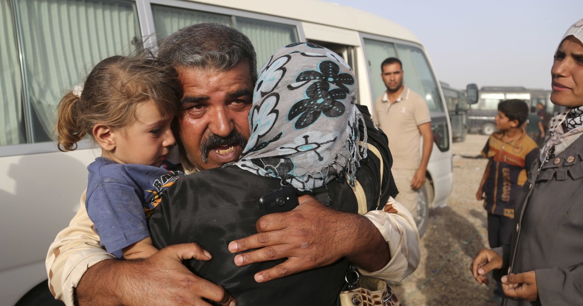 Iraqi Families Flee Violence From Fight for Fallujah