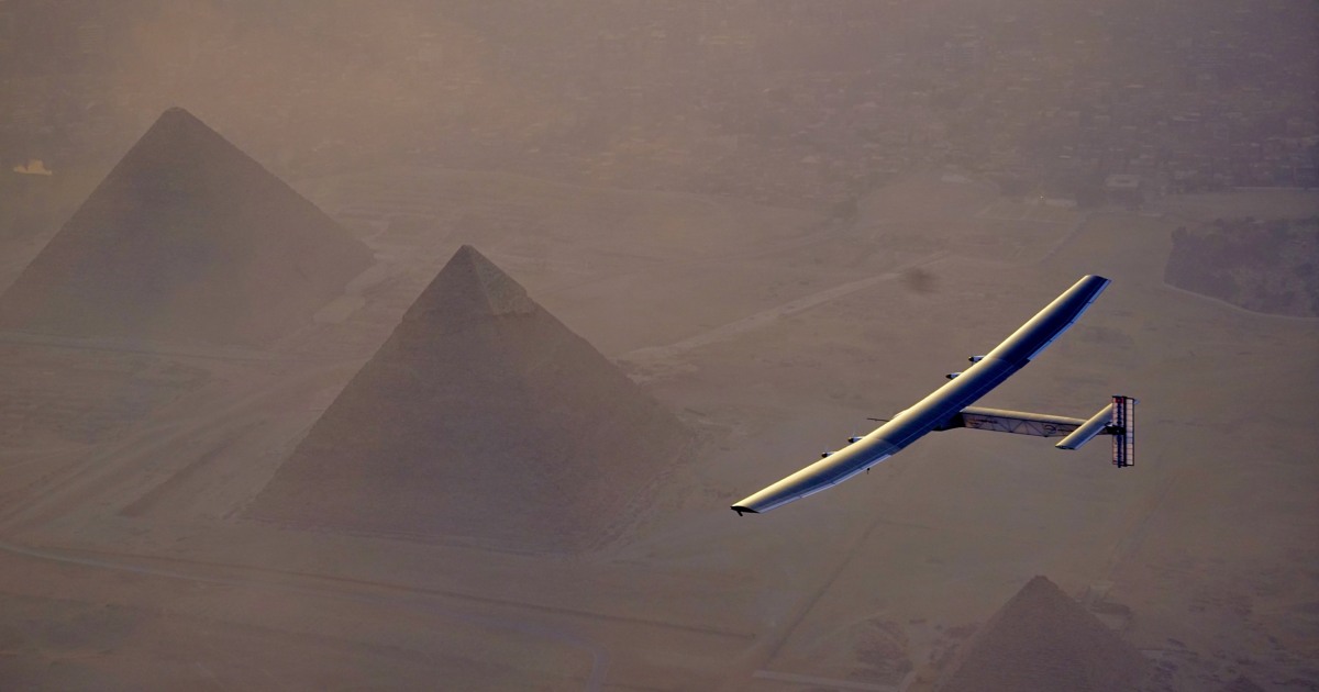 Wednesday in Pictures: Soaring Over the Pyramids and More
