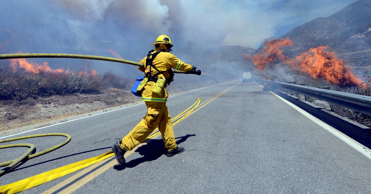Crews Fight to Contain California's Blue Cut Wildfire