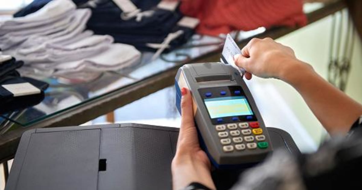 With More Rate Hikes Coming, Here's the Best Way to Pay Off Your Credit ...