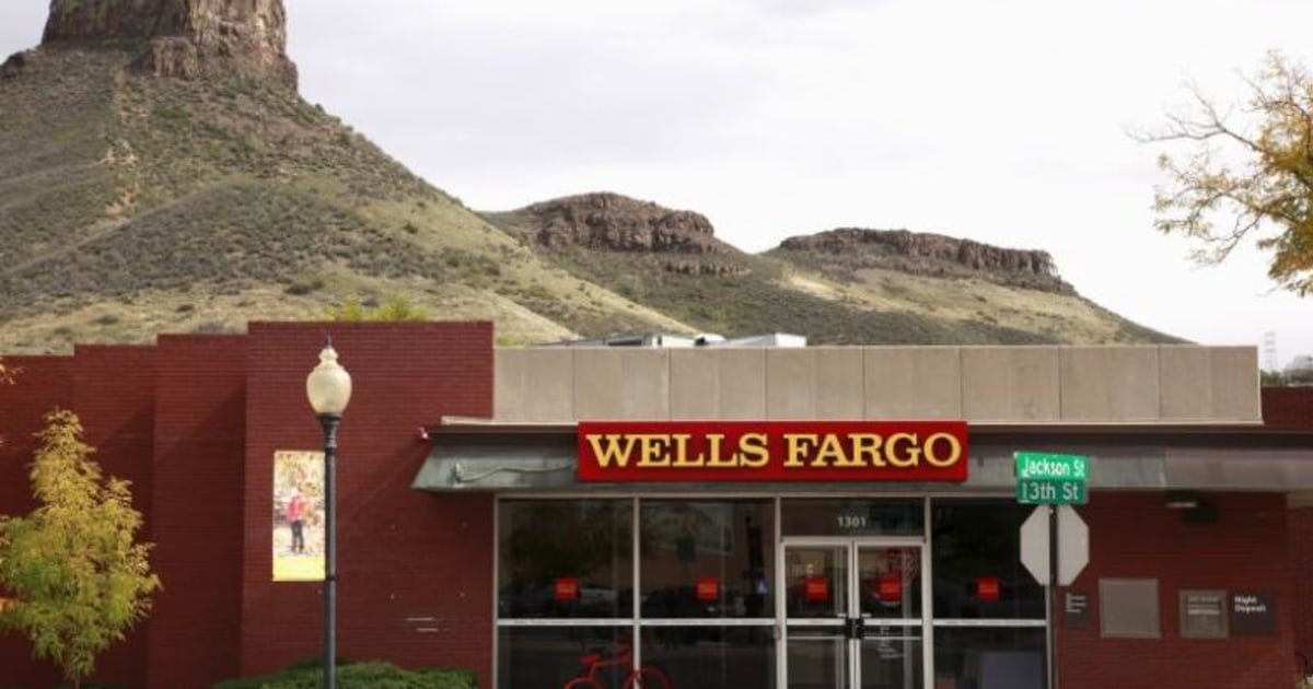 SEC Probes Wells Fargo Over Sales Practices: WSJ