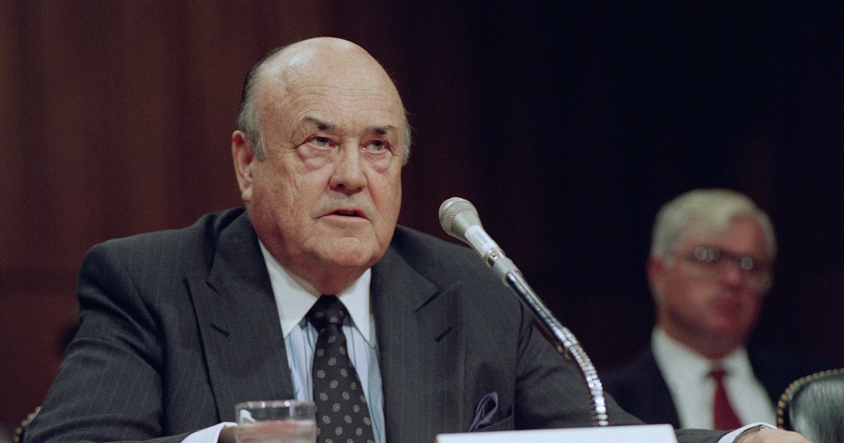 Melvin Laird, Defense Secretary Under Nixon Who Ended the Draft, Dies at 94