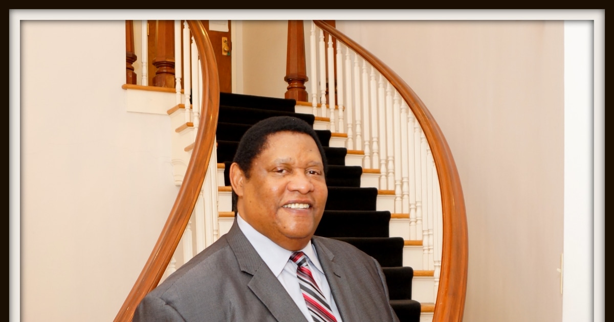 Mississippi Councilman Kenneth Stokes Calls to Pelt Cops With Rocks