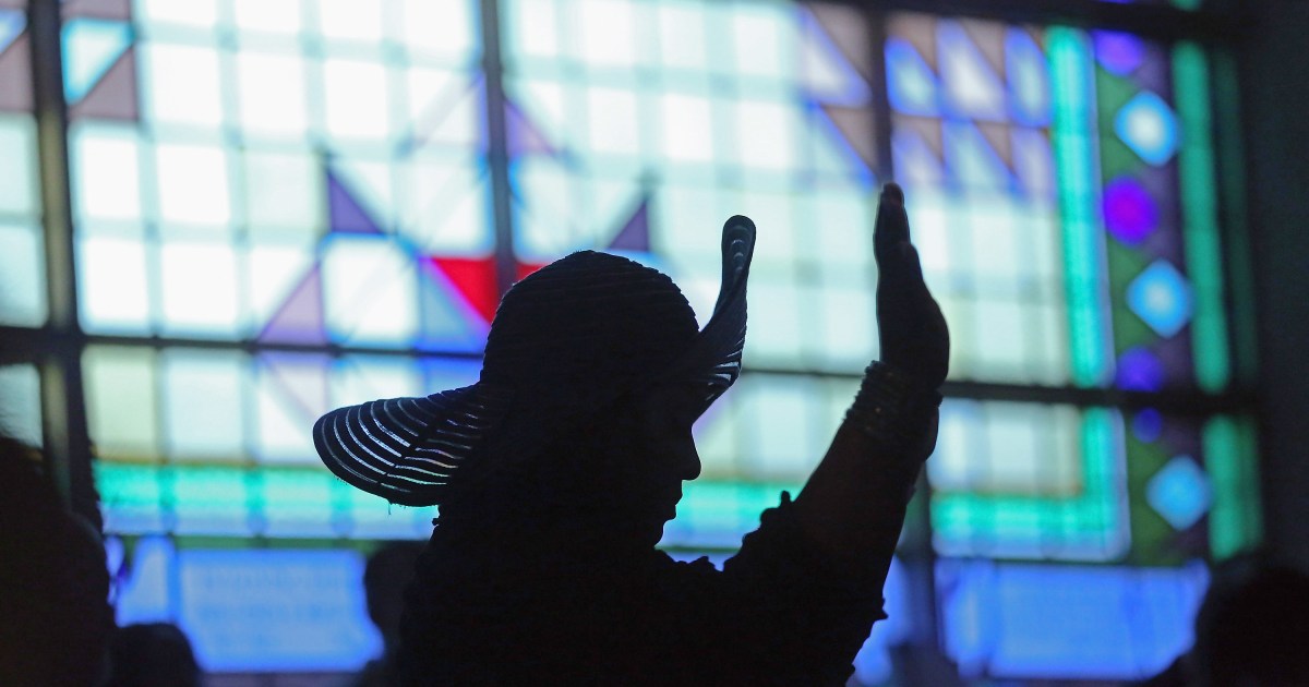 The Medium is the Divine Message: Religion Meets Virtual Reality