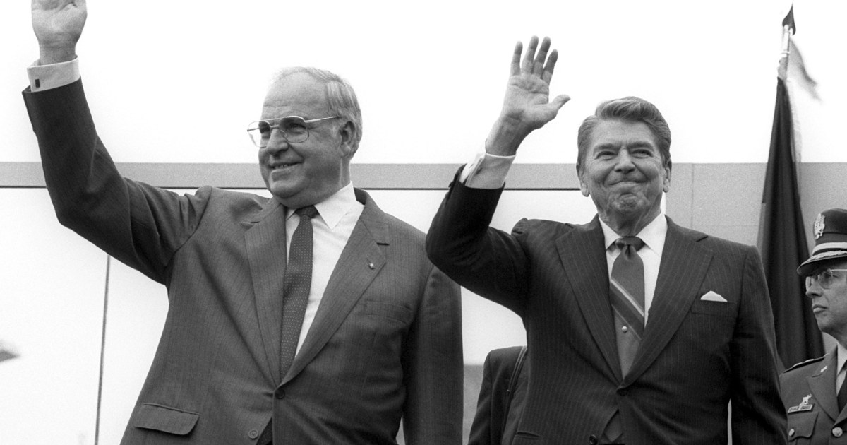 Helmut Kohl, Chancellor Who Reunited Germany, Dies at 87
