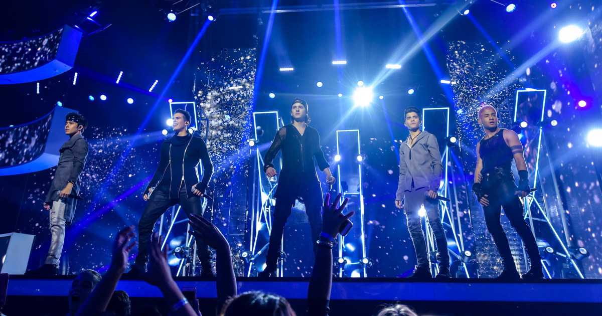 Premios Tu Mundo 2017: Fans Pick Favorite Latino Stars Amid a Message ...