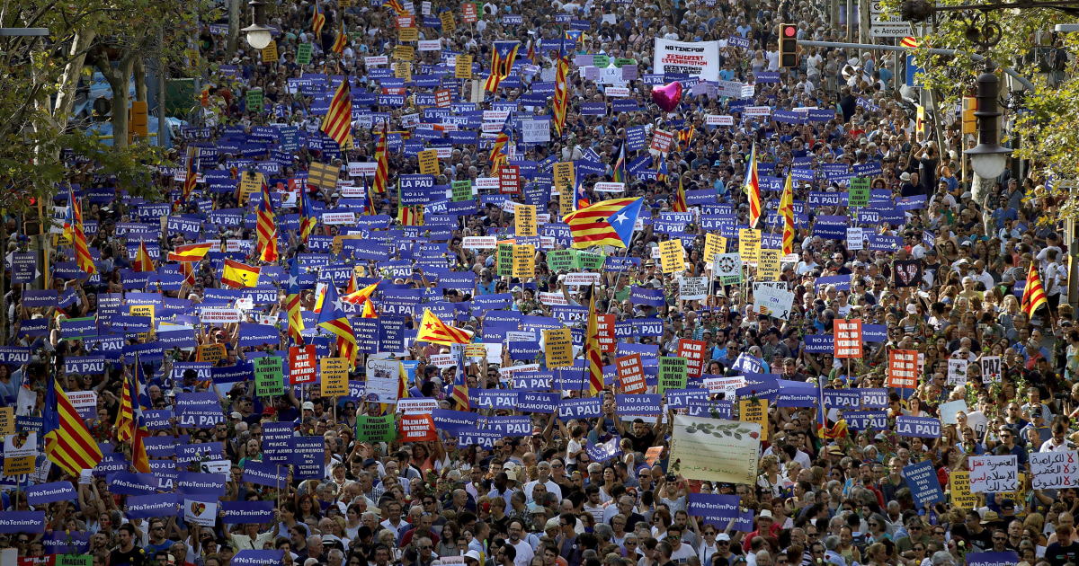 Thousands Proclaim 'We Are Not Afraid' a Week After Barcelona Attack