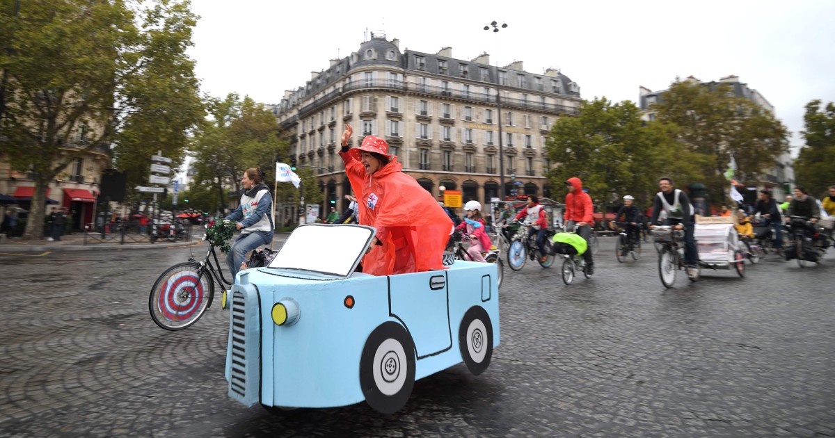 Paris Bans Cars From Its Streets for a Day