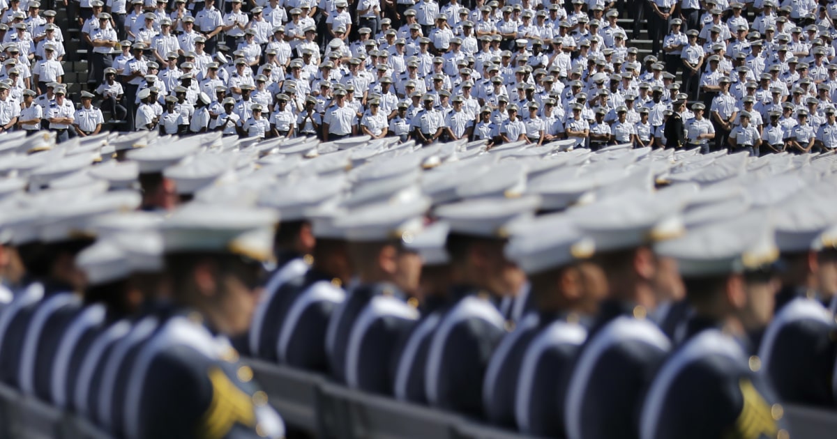 Veterans, Policy Experts Call for More Immigrants, Dreamers in U.S ...