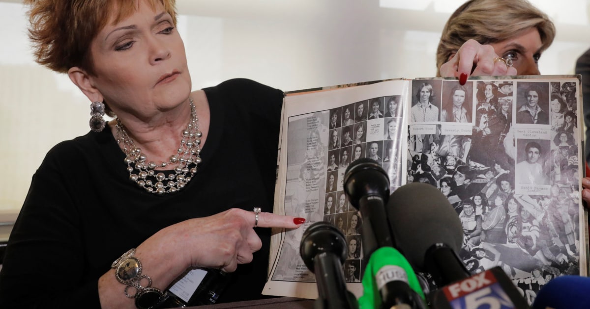 Roy Moore says signature is a forgery, experts say more evidence is ...