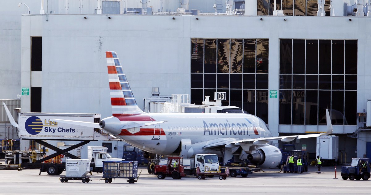 Hundreds of upcoming American Airlines flights don't have pilots, union ...