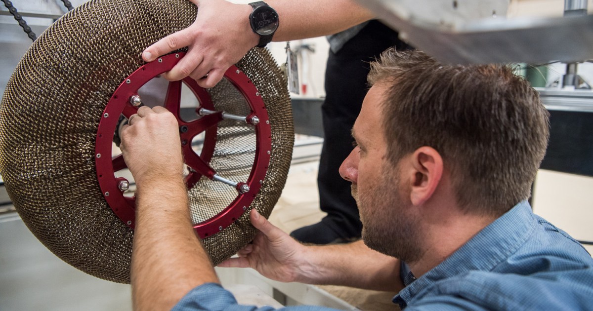 NASA creates amazing 'chain mail' wheel for future Mars rovers