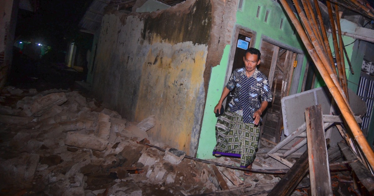 Earthquake hits Indonesia's Java island, at least 2 dead