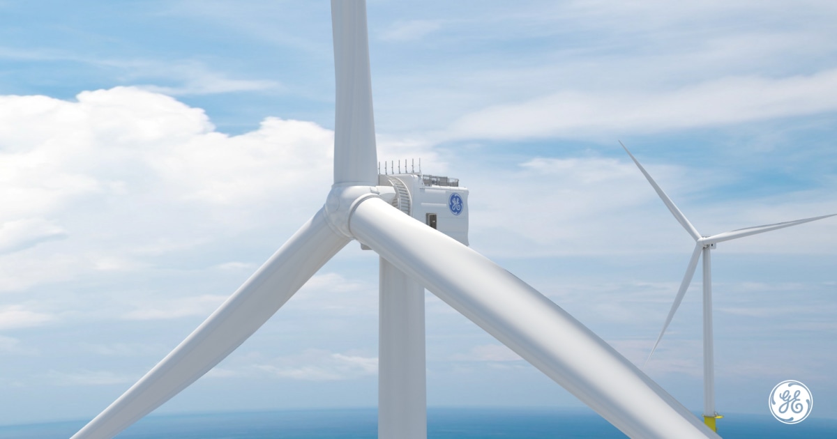 World s Tallest Offshore Wind Turbine Will Tower Over Iconic Buildings world-s-tallest-offshore-wind-turbine-will-tower-over-iconic-buildings