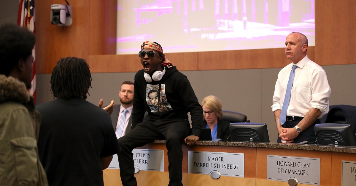 Stephon Clark's brother disrupts council meeting to air complaints ...