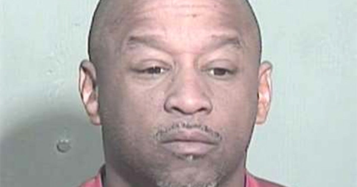 Suspect in Arizona murders used a legally purchased gun, U.S. agent says