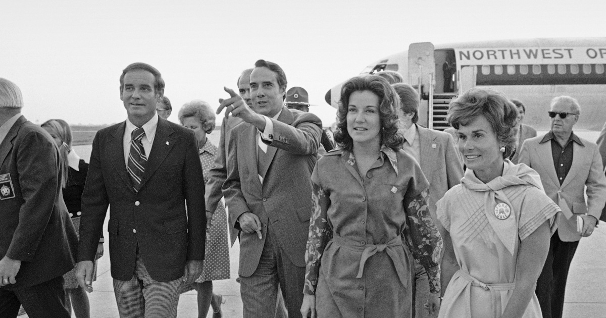 Former Iowa Gov. Robert Ray, dead at 89, remembered as champion of ...