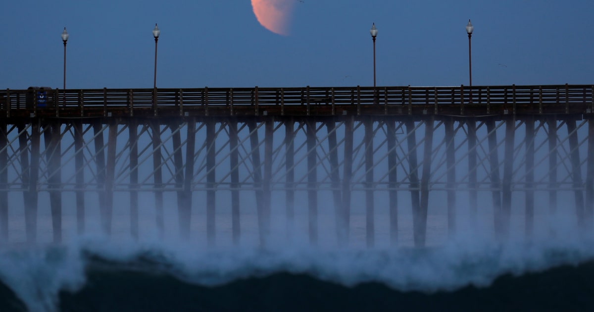 'Super blue blood moon': Lunar trifecta glows in night sky