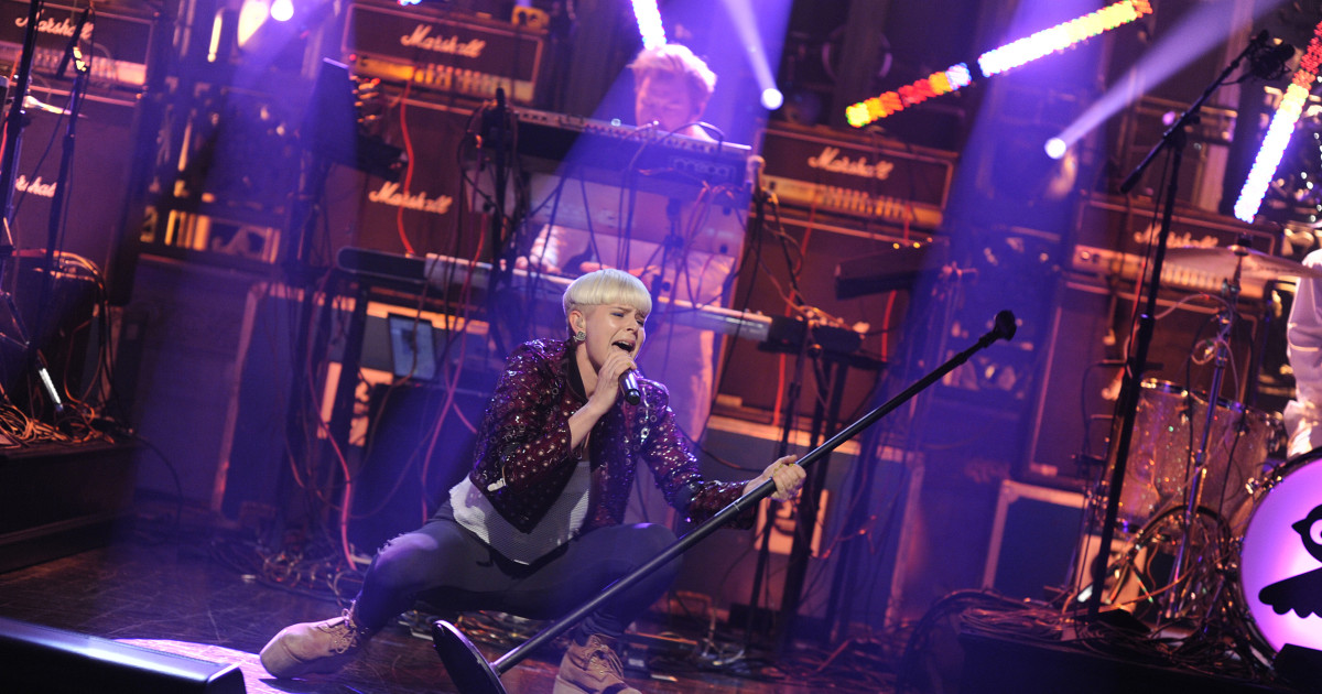 With her new single 'Missing U,' Robyn reclaims her place as one of pop ...