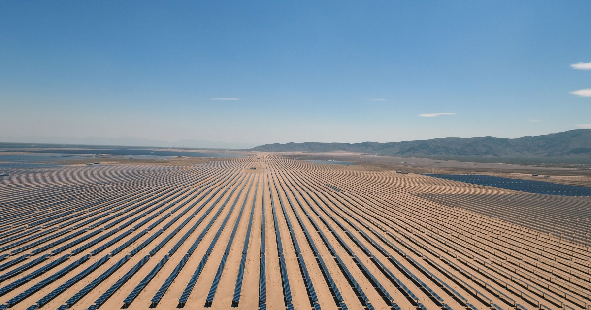 Supersized solar farms are sprouting around the world (and maybe in ...
