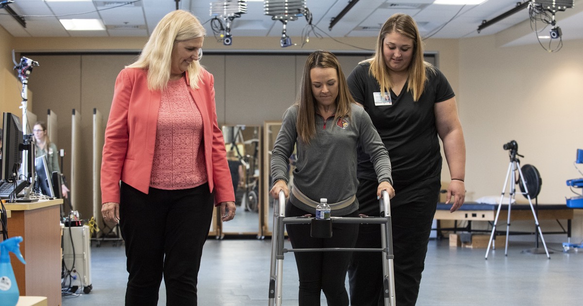 Paralyzed patients walk again with help from pain stimulator