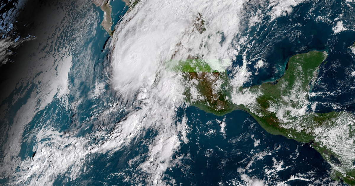 Hurricane Willa makes landfall, lashing Mexico's Pacific coast with 120 ...
