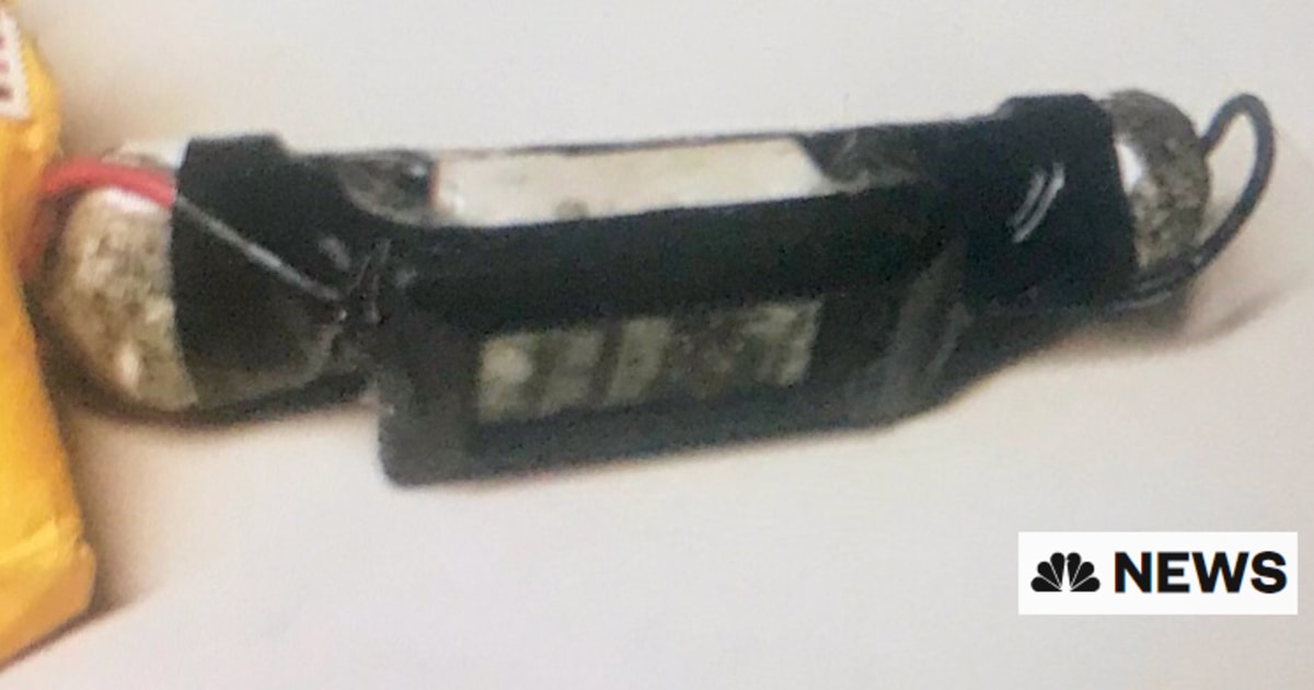 Pipe bombs mailed to political figures had matching characteristics