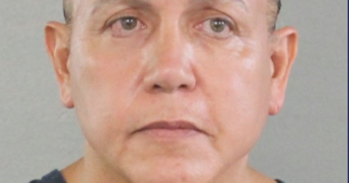 Pipe bomb suspect Cesar Sayoc is a registered Republican and a Trump ...