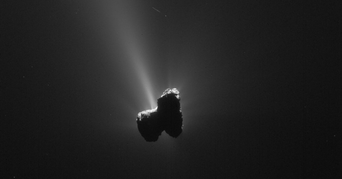 What's the difference between a comet and an asteroid? What's the difference between a comet and an asteroid?