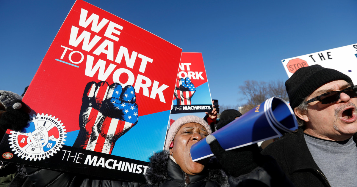 Angry furloughed federal workers protest shutdown at the White House ...