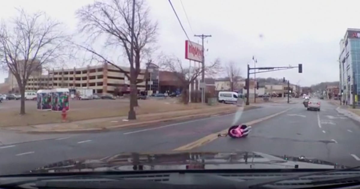 Minnesota mother charged after toddler falls out of car