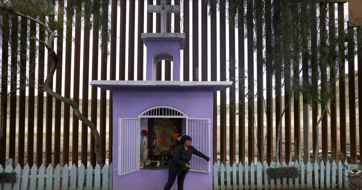 A Mexican man built a family shrine on the border. Here's what happened ...