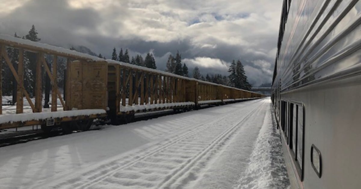 Amtrak train stranded in Oregon for more than a day finally on the move again