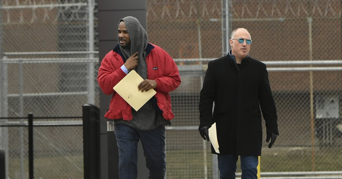 Singer R. Kelly released from jail after payment made in child support case