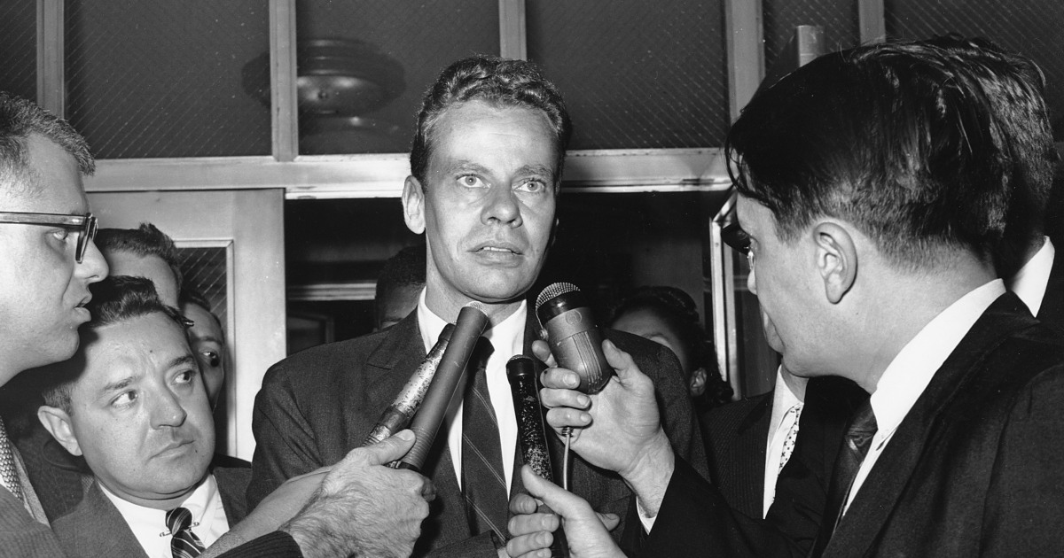 Charles Van Doren, who was involved in 1950s game show scandals, dies